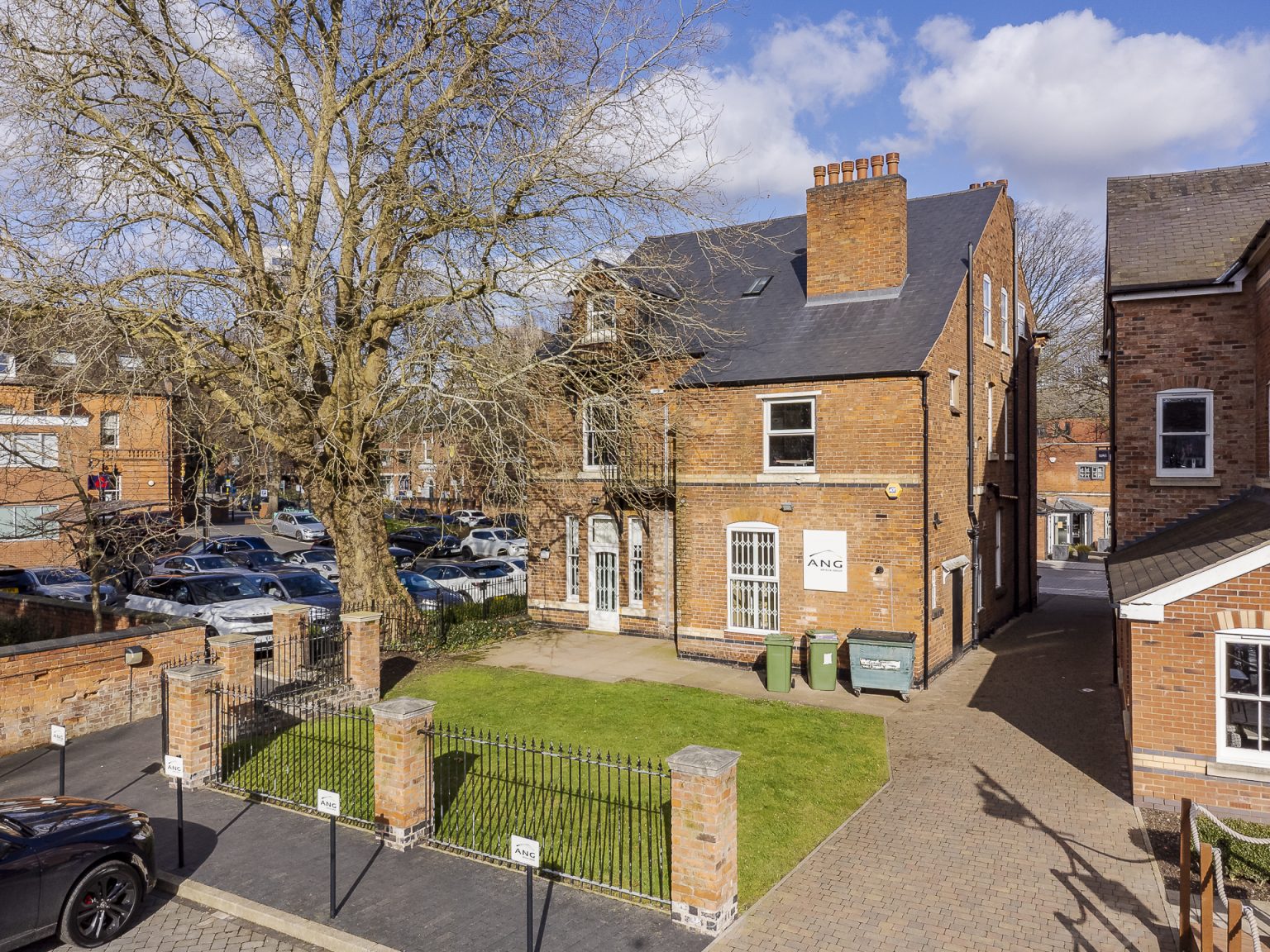 9 Greenfield Crescent - Calthorpe Estates